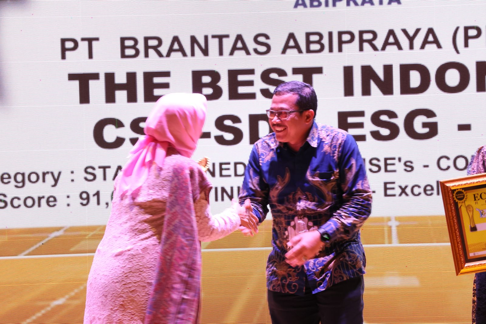 Brantas Abipraya Raih Platinum Award CSR–SDG–ESG 2025, Tegaskan Komitmen pada Keberlanjutan ...
